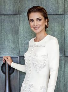 Nouveaux portraits de Rania de Jordanie pour ses 50 ans – Noblesse & Royautés