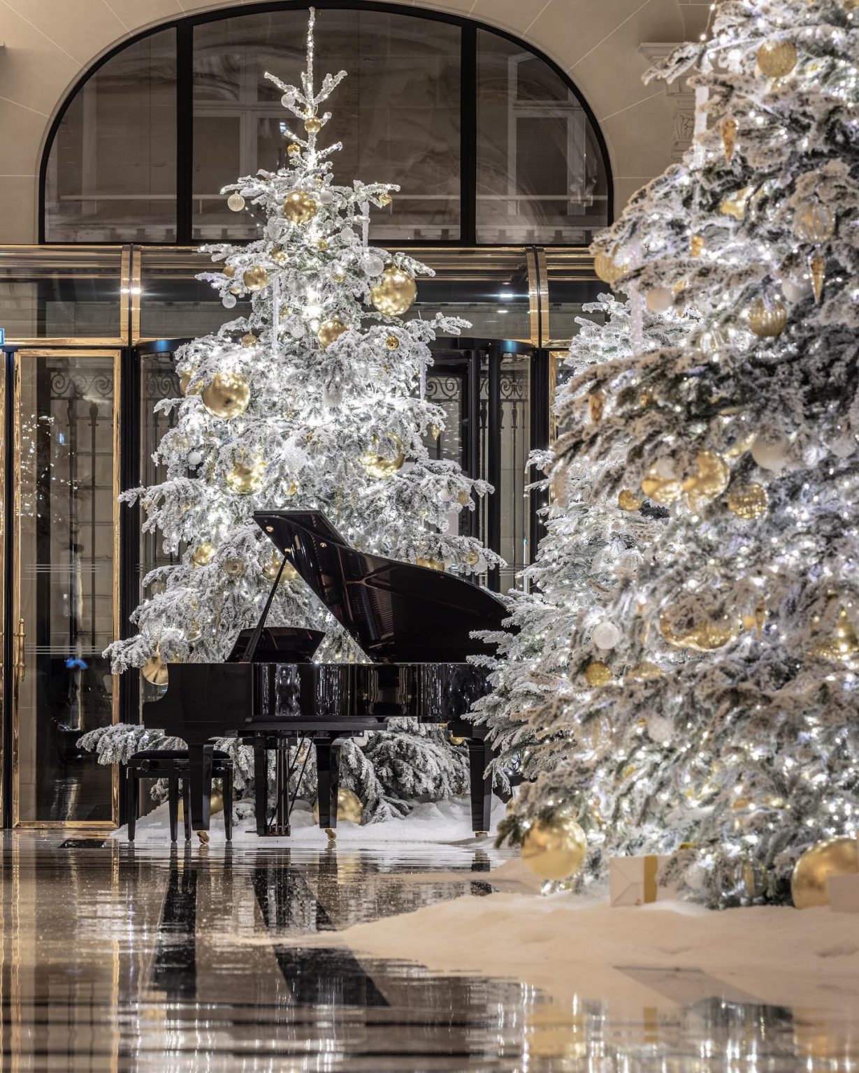 La décoration de Noël du palace The Peninsula – Noblesse & Royautés