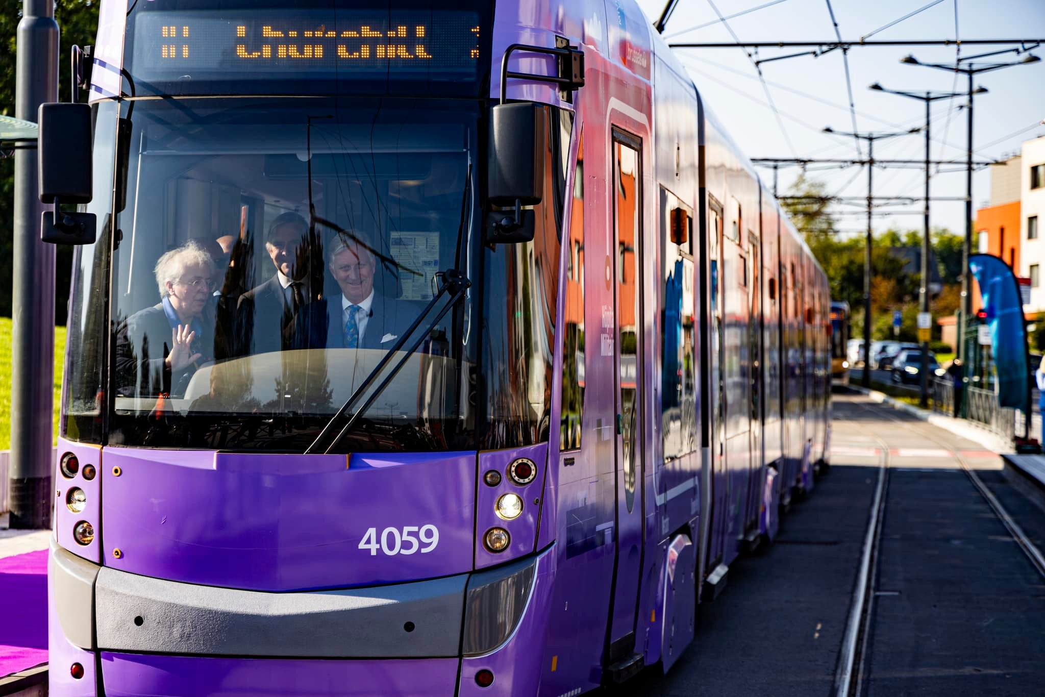 Philippe de Belgique inaugure à Bruxelles la ligne de tram 10 – Noblesse & Royautés