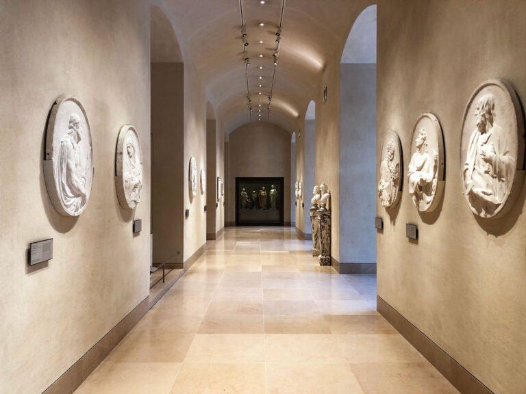 Restauration de la crypte Girardon au Louvre – Noblesse & Royautés