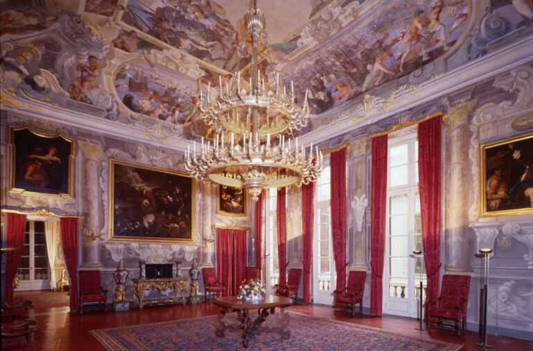 Salon de piano du palais Spinola di Pellicceria – Noblesse & Royautés