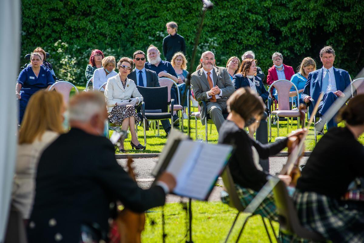 La princesse Anne au concert du Scottish Fiddle Orchestra – Noblesse ...
