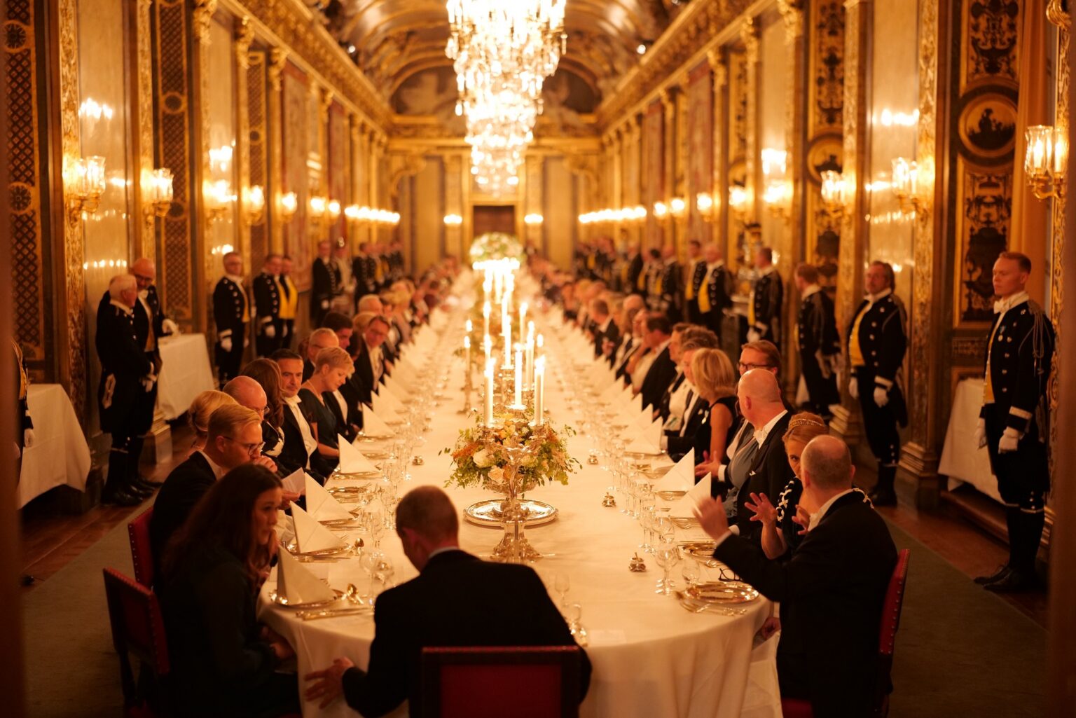 Dîner de gala au Palais royal de Stockholm – Noblesse & Royautés
