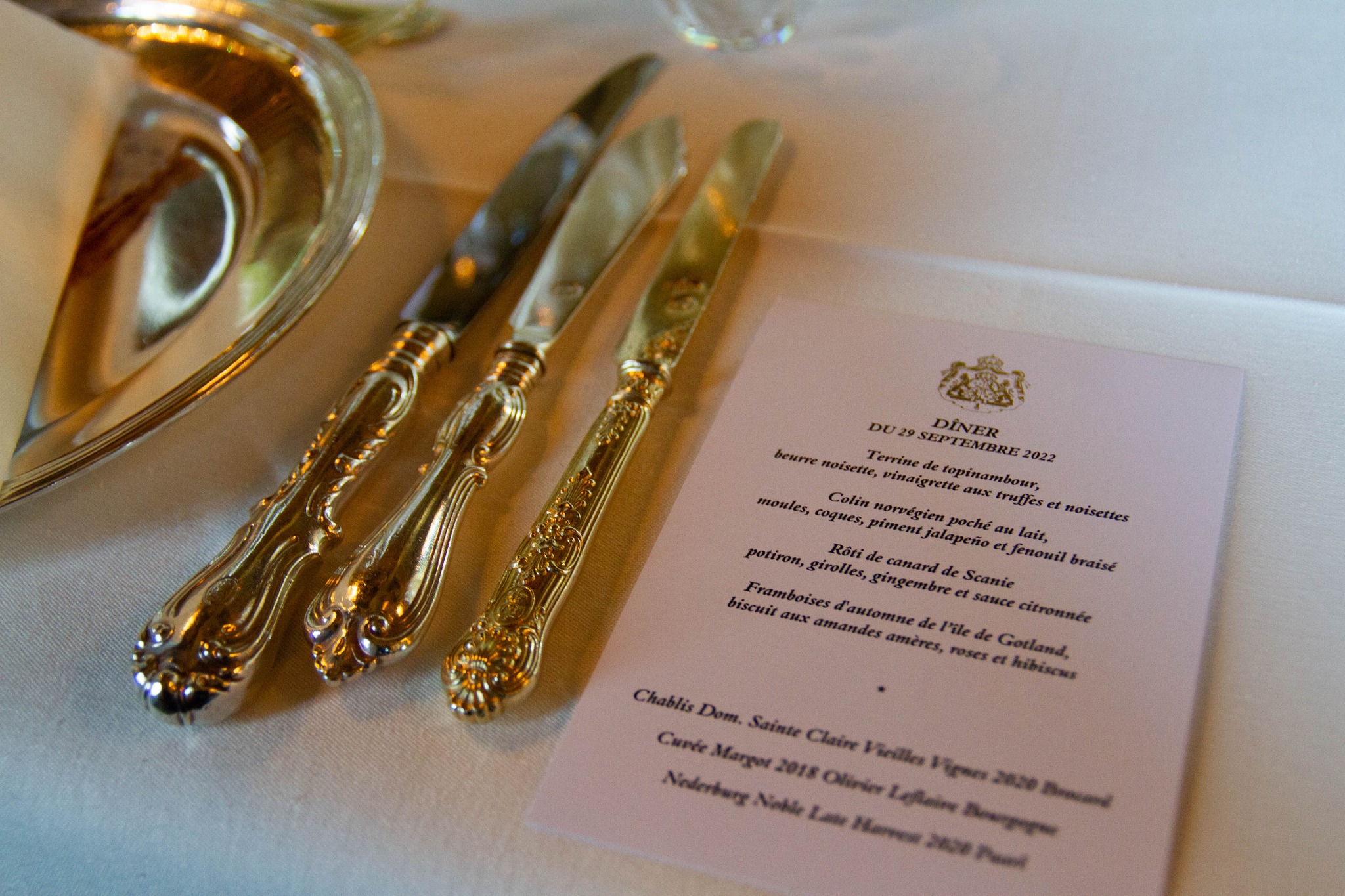 Menu du dîner de gala au Palais royal de Stockholm – Noblesse & Royautés