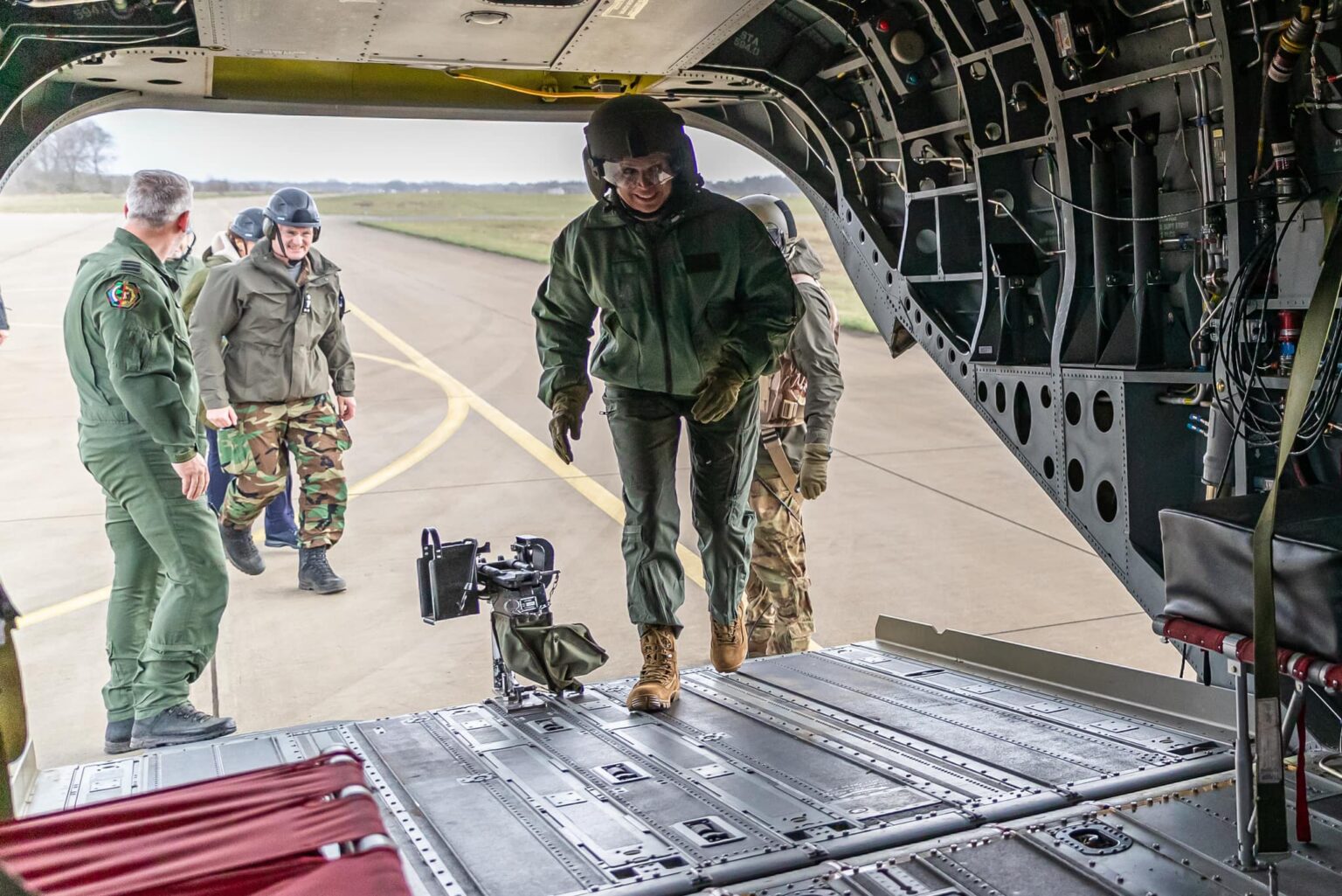 Maxima des Pays-Bas à la base aérienne de Gilze-Rijen – Noblesse & Royautés