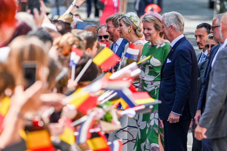 Les souverains belges et néerlandais à Charleroi – Noblesse & Royautés