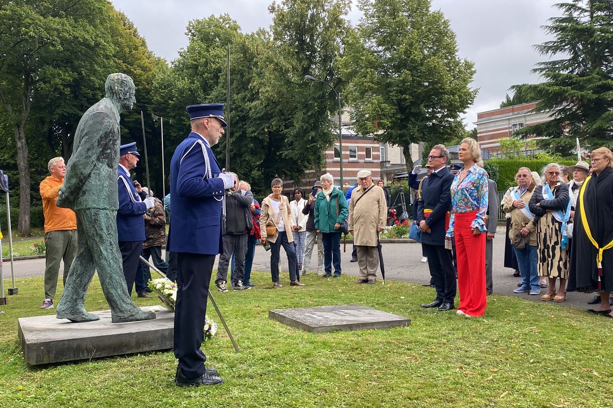 Hommage de la commune d’Uccle au roi Baudouin – Noblesse & Royautés