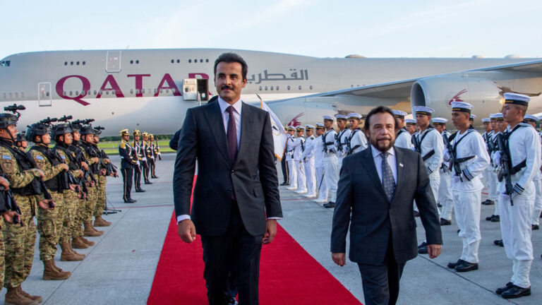 L’émir du Qatar au Salvador – Noblesse & Royautés