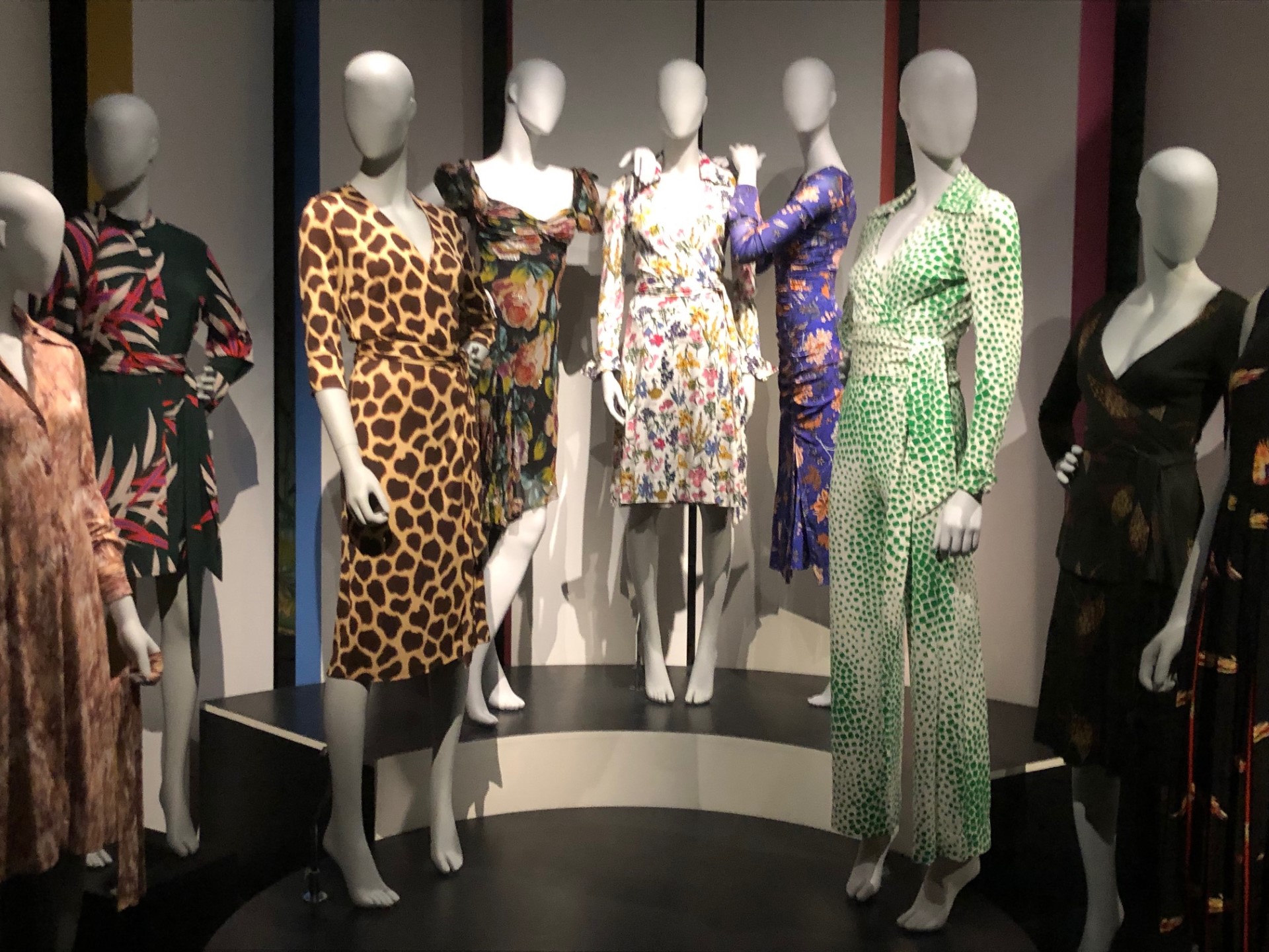 Exposition « Woman before fashion » – Noblesse & Royautés