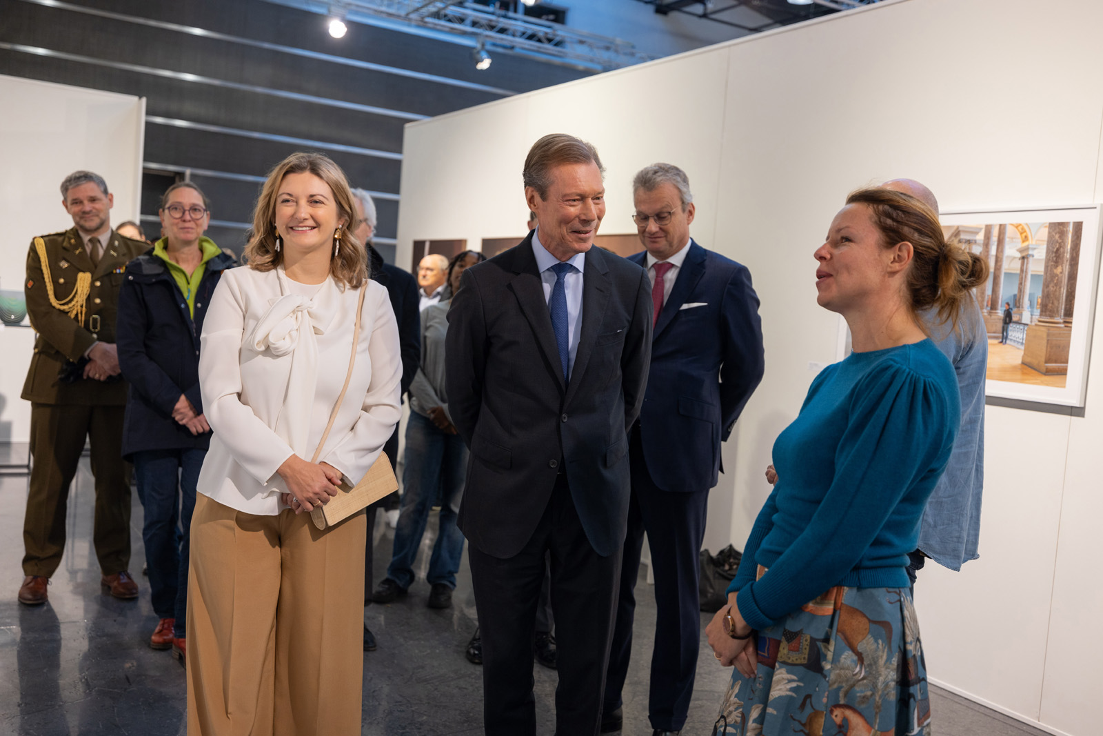 Henri et Stéphanie de Luxembourg inaugurent le Salon du Cercle ...