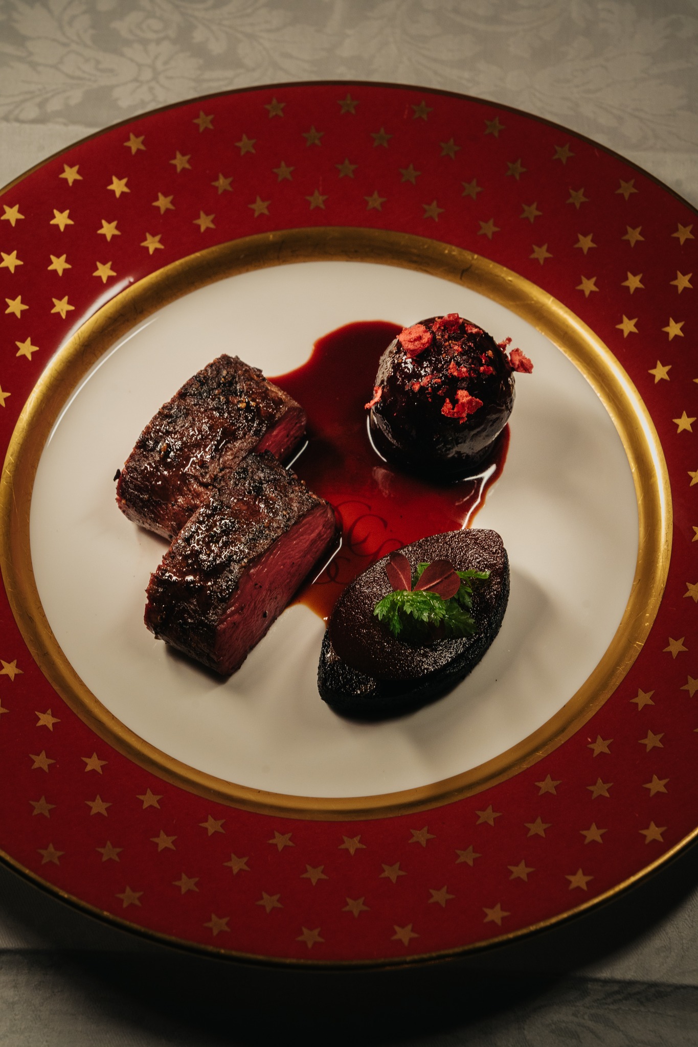 Menu du dîner de gala donné en l’honneur du président Macron à ...