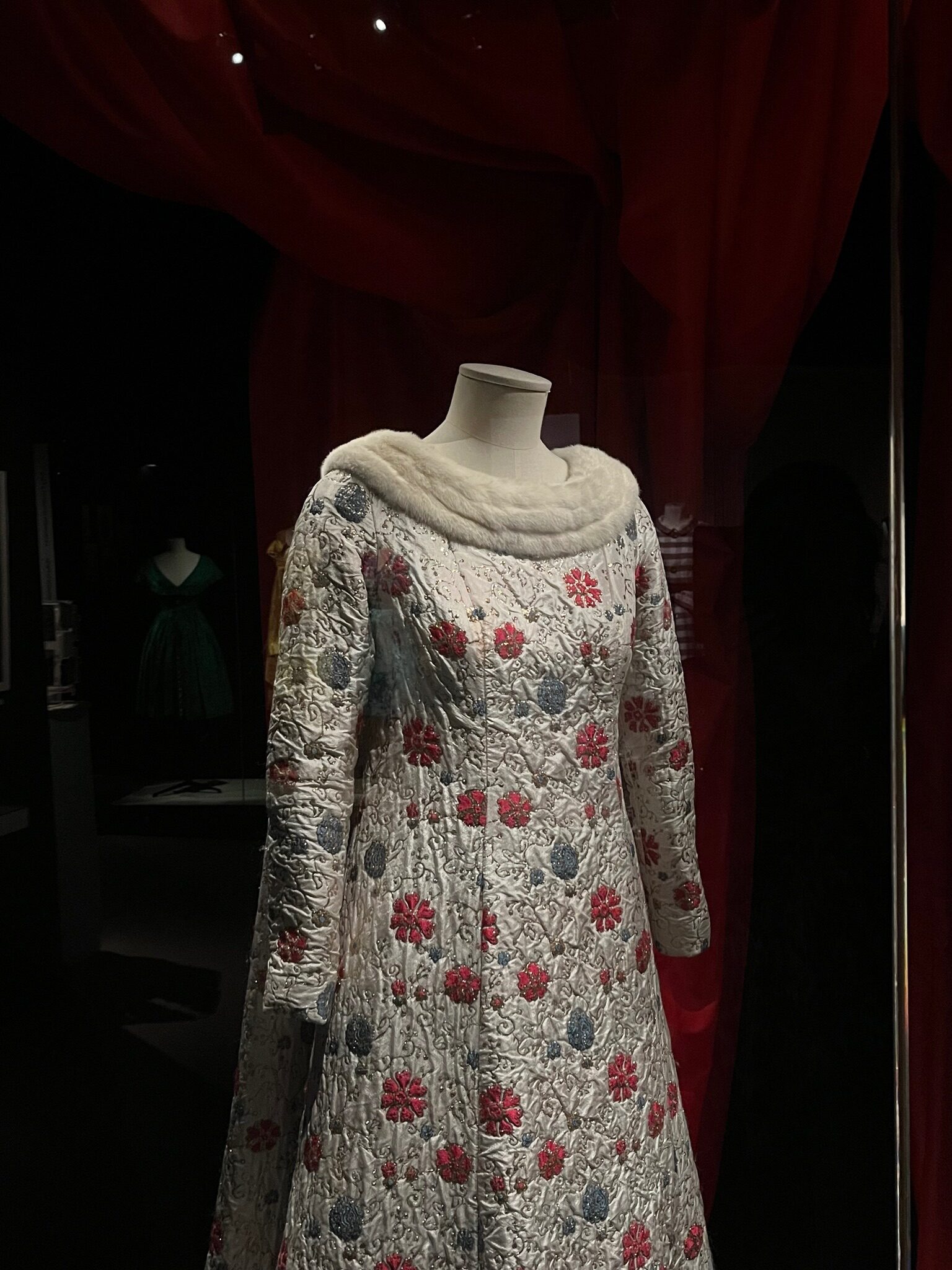 Exposition « Jules François Crahay » au Musée Mode & Dentelle à ...